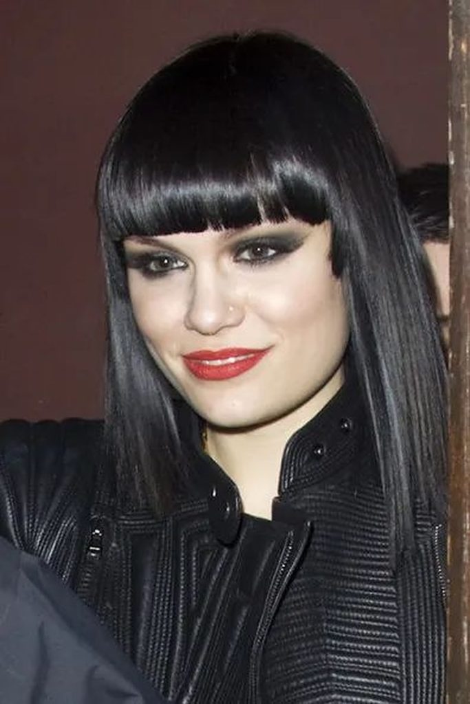 An Unordinary Life of Jessie J – Childhood, Family Life, Boyfriends ...